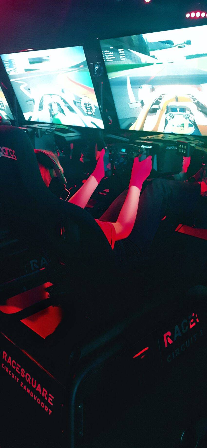 Racen in een F1 simulator op Circuit Zandvoort – Racesquare – Zaans leven